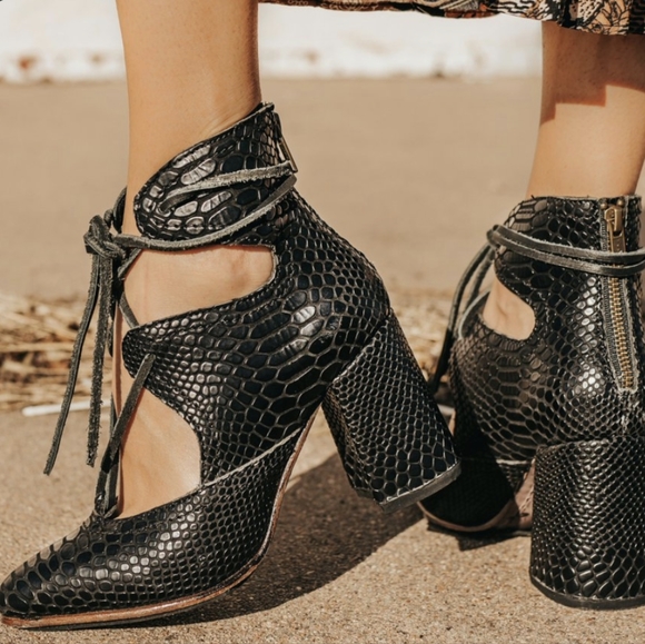 Freebird by Steven | Shoes | Freebird Joyce Black Snakeskin Bootie ...